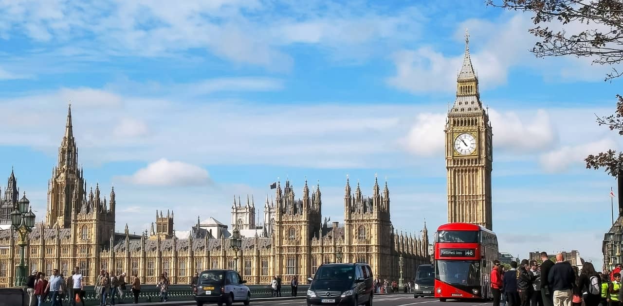 Guide to Surrogacy in the UK | Navigate the Process | Ave Fertility